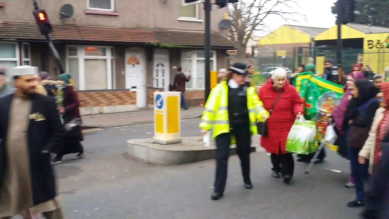 Juloos e Meelad at ILFORD LANE 18th December 2016(9) - YouTube