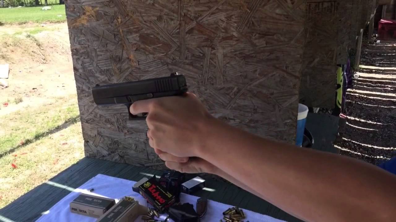 Glock 17 Gen 1 Mag Dump | Shoot Shack Gun Range - YouTube