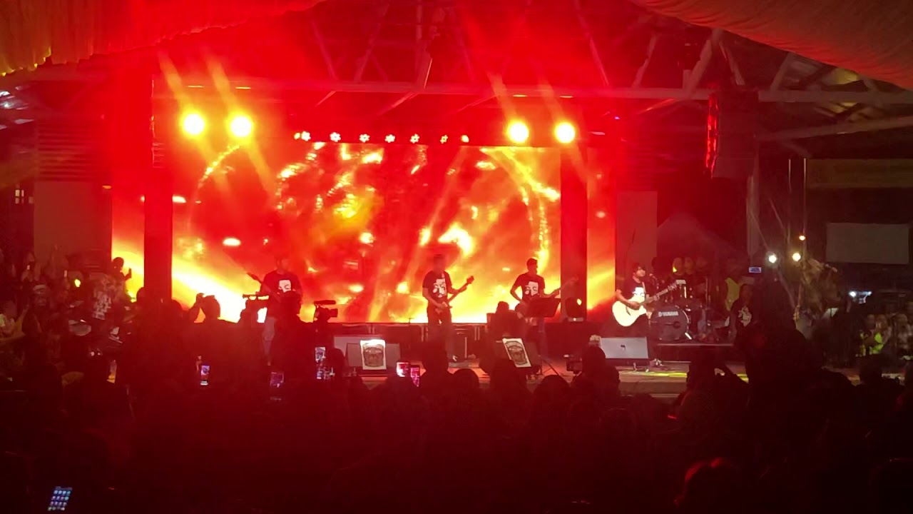 Concert Awie @ Simunjan Bike jamboree 2019. - YouTube