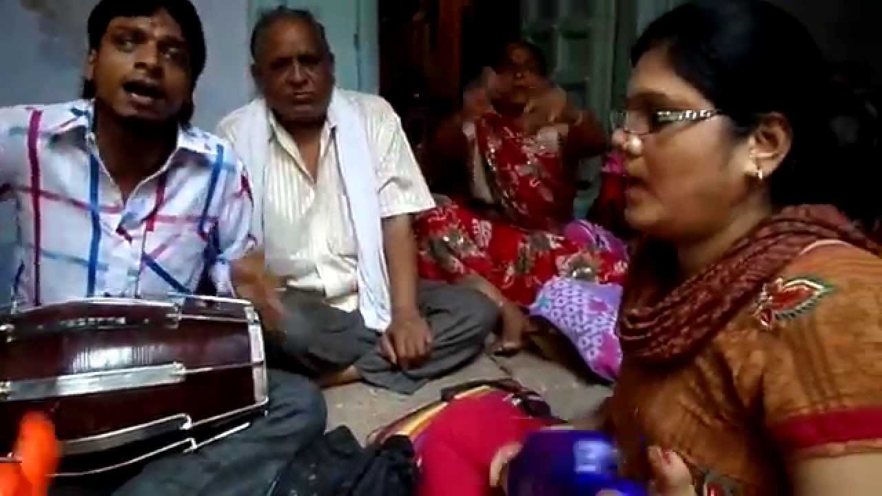 Indian music in Varanasi - YouTube