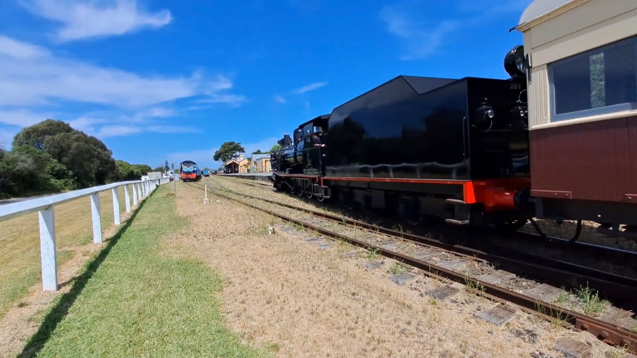 South Australian Railways T251 Departing Queenscliff Station - YouTube