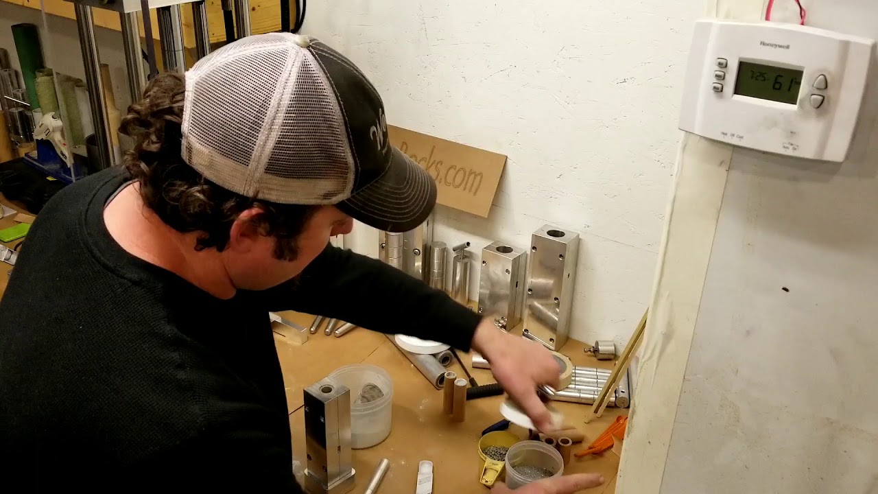 Building a three stage Rocket. - YouTube