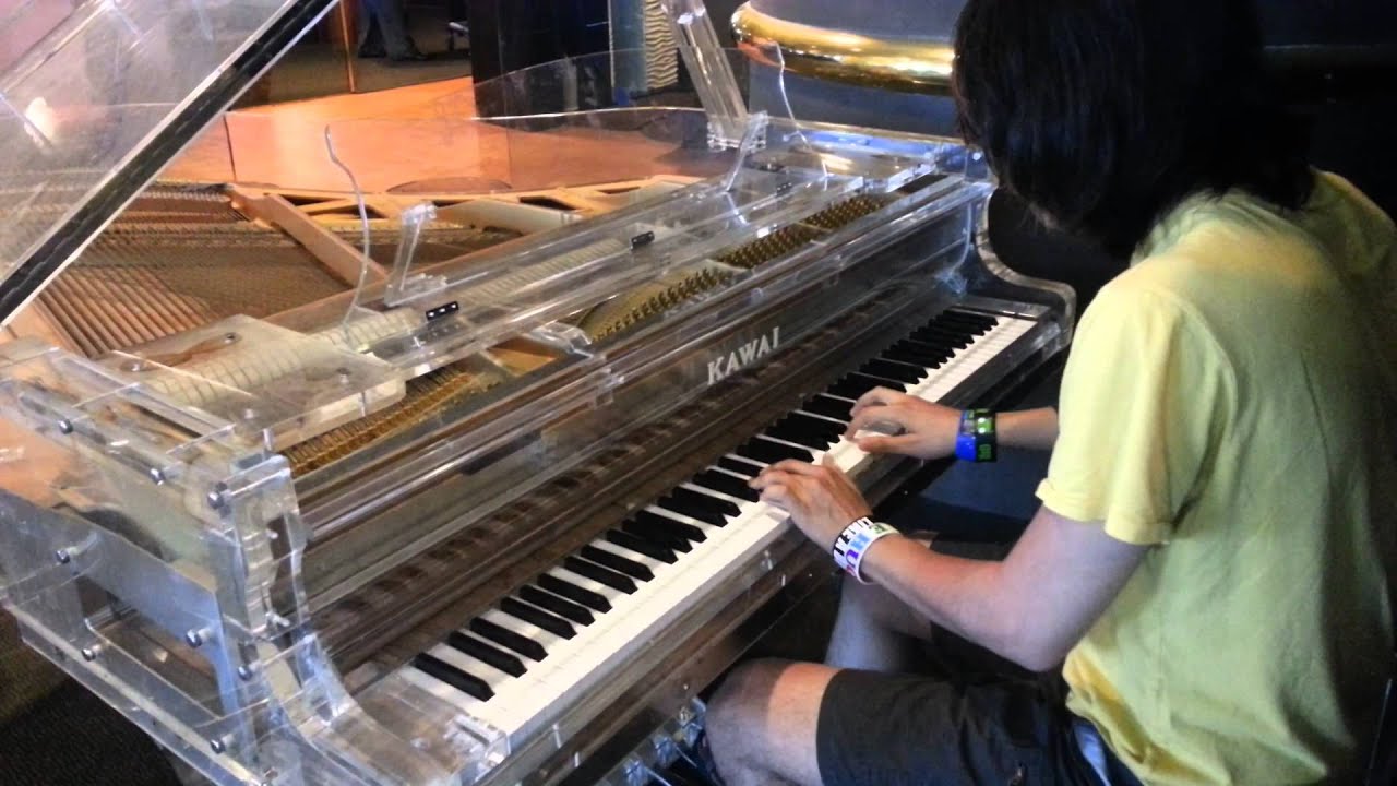 Everyday - Carly Comando [Bahamas Live] - YouTube