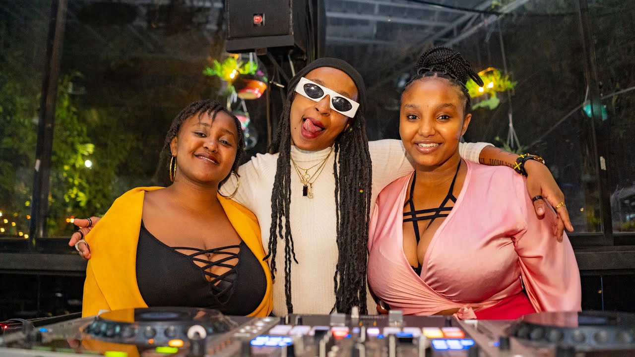 King Mellow 📍 Milan sports bar - YouTube