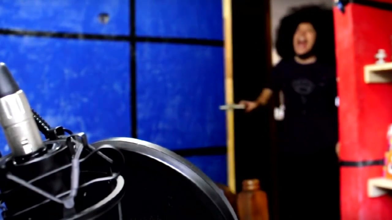 Sr. Pelo Scream that made him famous - YouTube