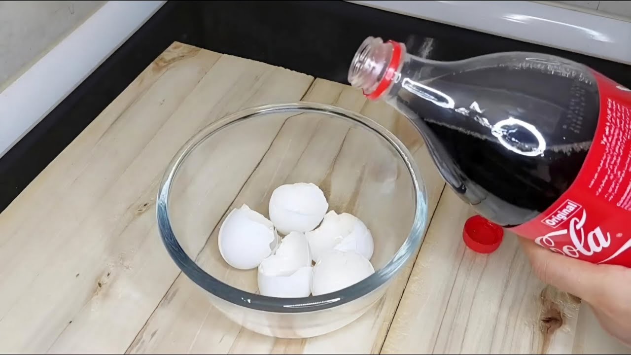 "Magical cleaner: Coca-Cola and eggshell!"** - YouTube