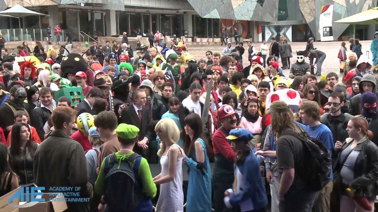 CosGame 2012 - Largest Crowd Dressed As Video Game Characters - YouTube