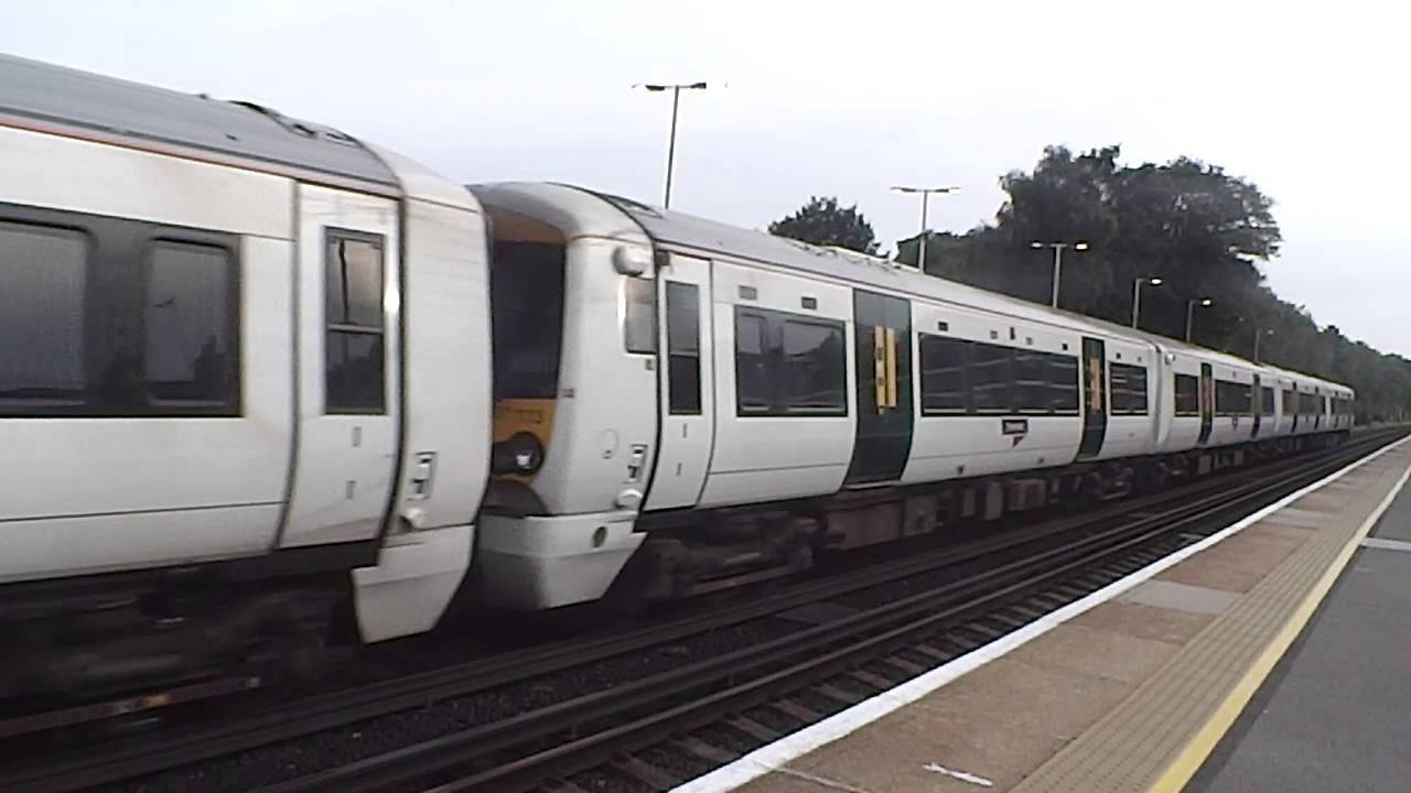 Thameslink 387 Train departing Hassocks Station - YouTube