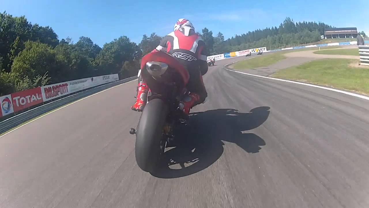 Motorcycle race - Zenergy racing - Race A 9th of august 2015 - YouTube