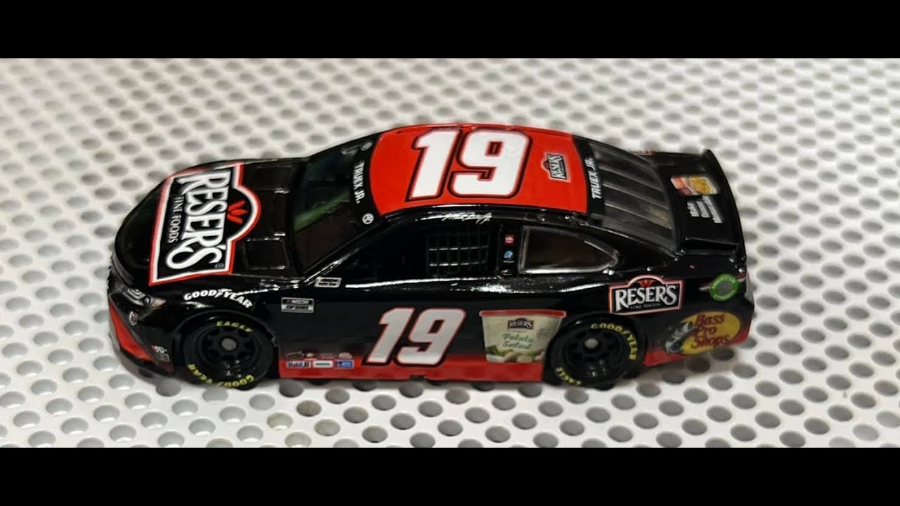Martin Truex Jr 2021 Reser's Fine Foods 1:64 - YouTube