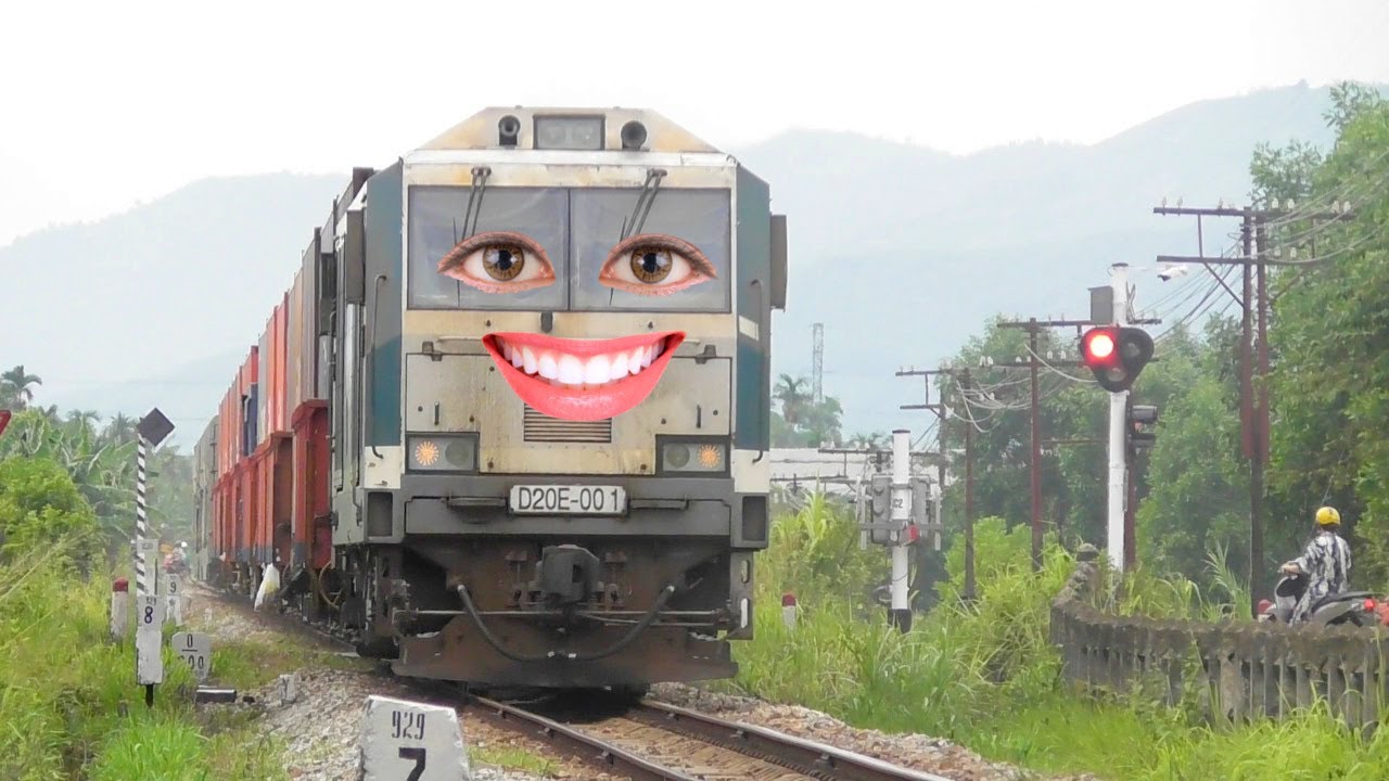 Kì lạ tàu hỏa biết cười . Laughing train . Funny train . Cartoon trains - YouTube