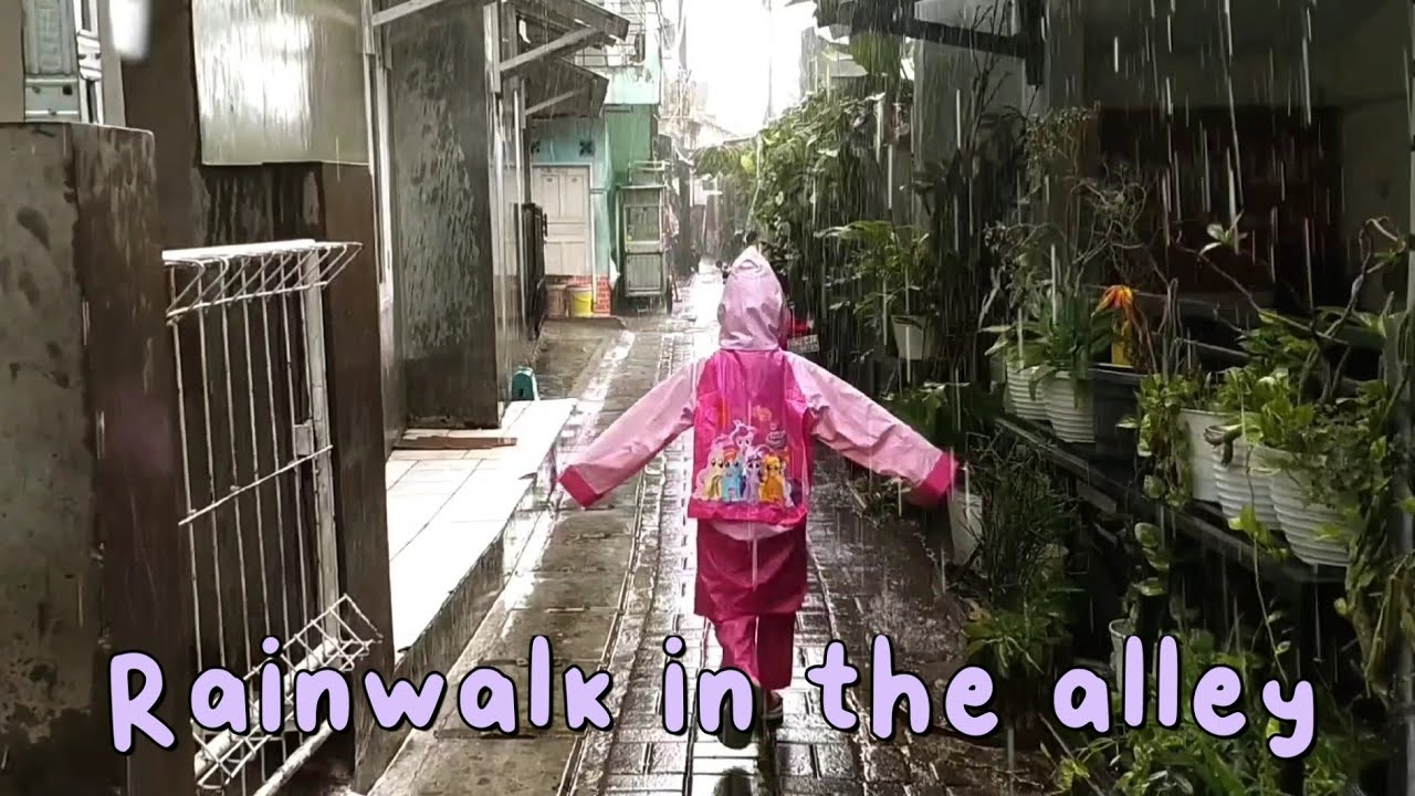 Enjoying the rain in a narrow alley in urban life, ASMR Rain sound for ...