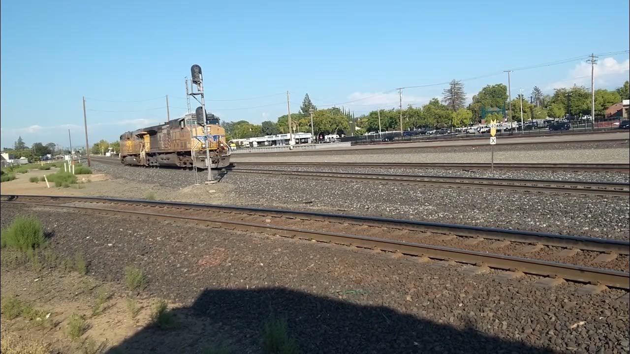 UP 6007 UP 8066 lead a power move back into the yard with a awesome HORN SHOW on 9-15-2023 - YouTube