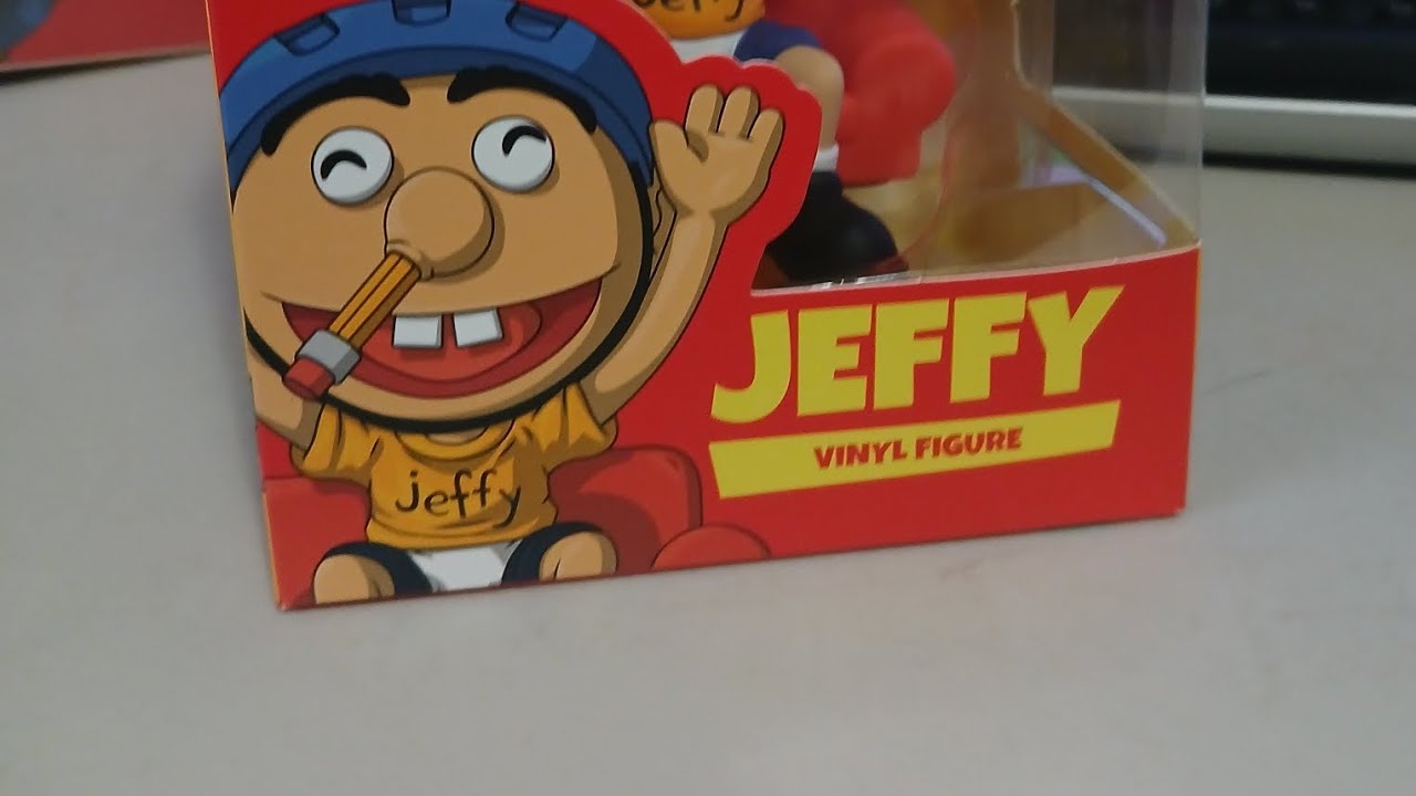 opening the jeffy figure - YouTube