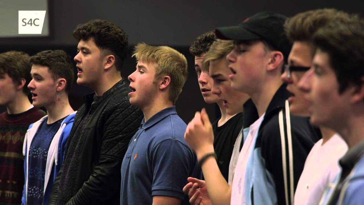 Only Boys Aloud: Côr y Gogledd - Bob nos Wener / Fridays - 8.25 - YouTube