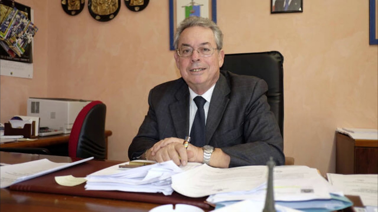 CUTRO NOMINATO IL COMMISSARIO PREFETTIZIO - YouTube