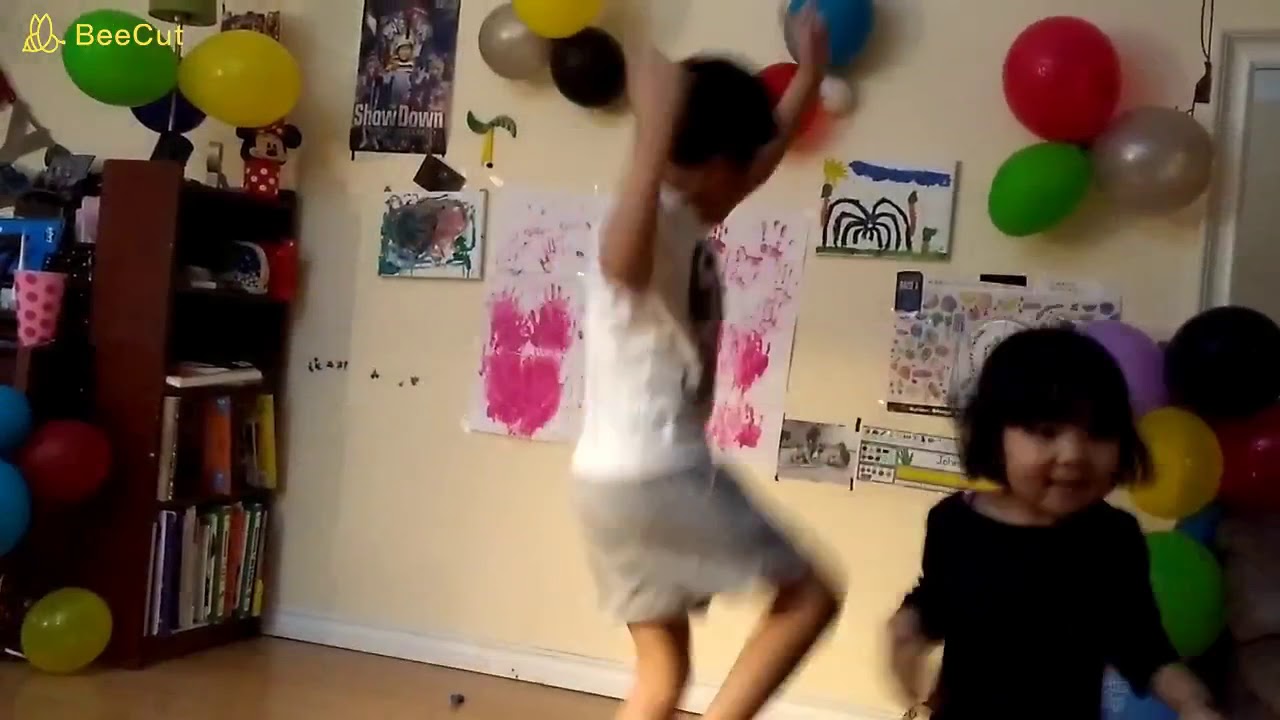 kids fun chicken dance for play and enjoy. - YouTube