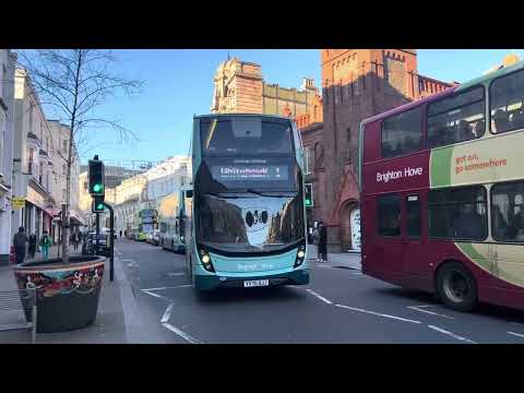 BRIGHTON & HOVE BUS ROUTE 1 ARRIVING INTO NORTH STREET BRIGHTON - YouTube