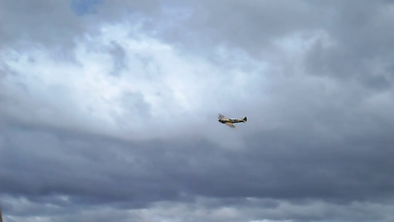Spitfire Flyby - YouTube
