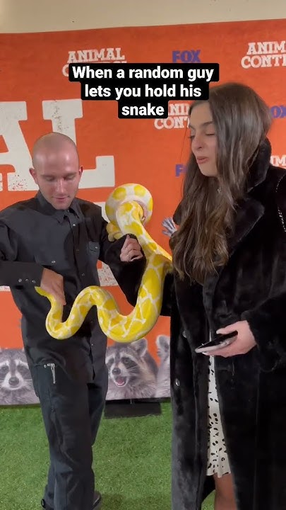 HOLDING A 10 FOOT SNAKE (it bit me) 😳 - YouTube