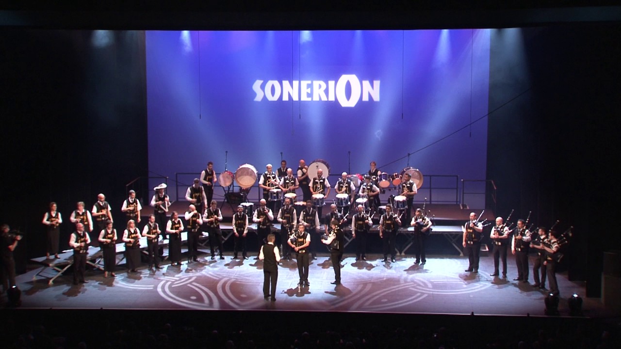 9 Plan large Bagad Brieg - YouTube