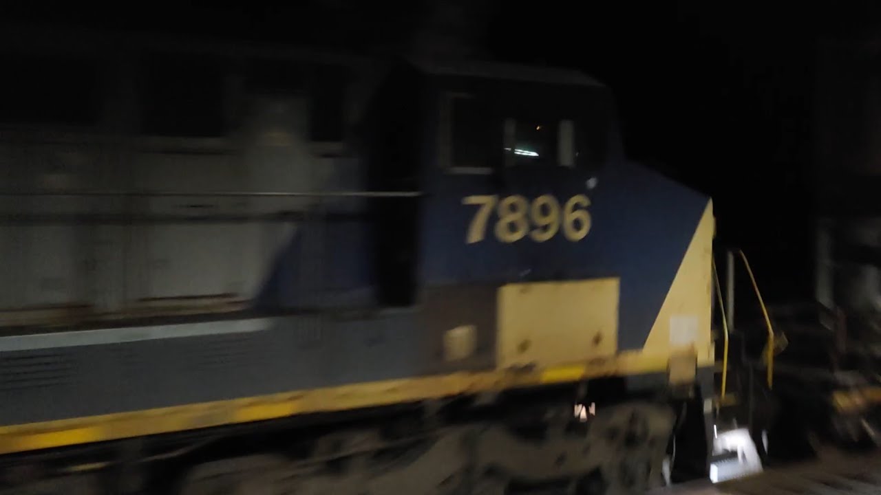 CSX i157 with no horn and a C40-8W as the second engine numbered 7896 ...