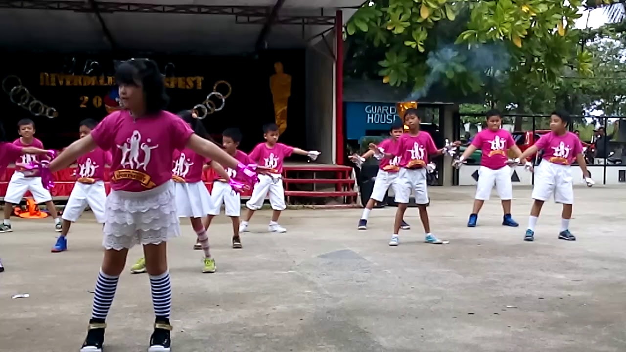ULA ULA dance - YouTube