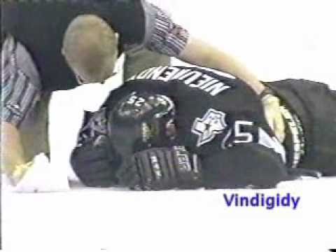 Kozlov elbows Nieuwendyk (full) 12/18/98