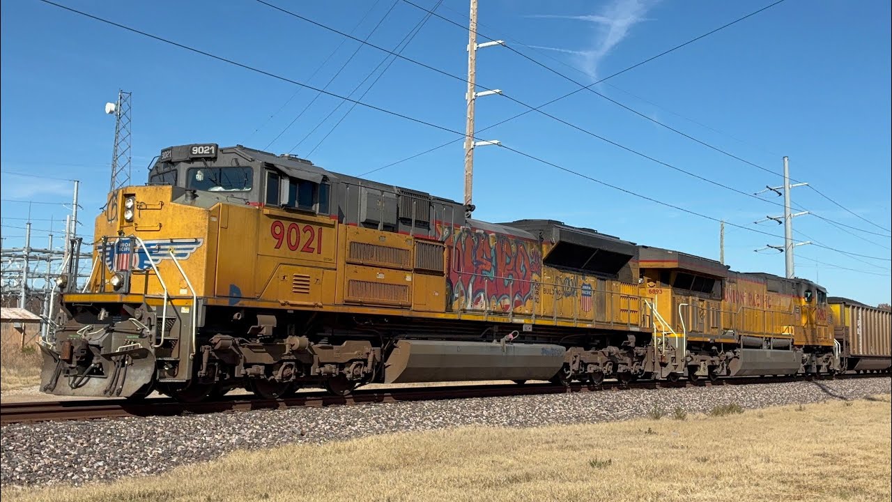 SB. UP 9021 The WEBO! 😂leads FPPX coalie - YouTube