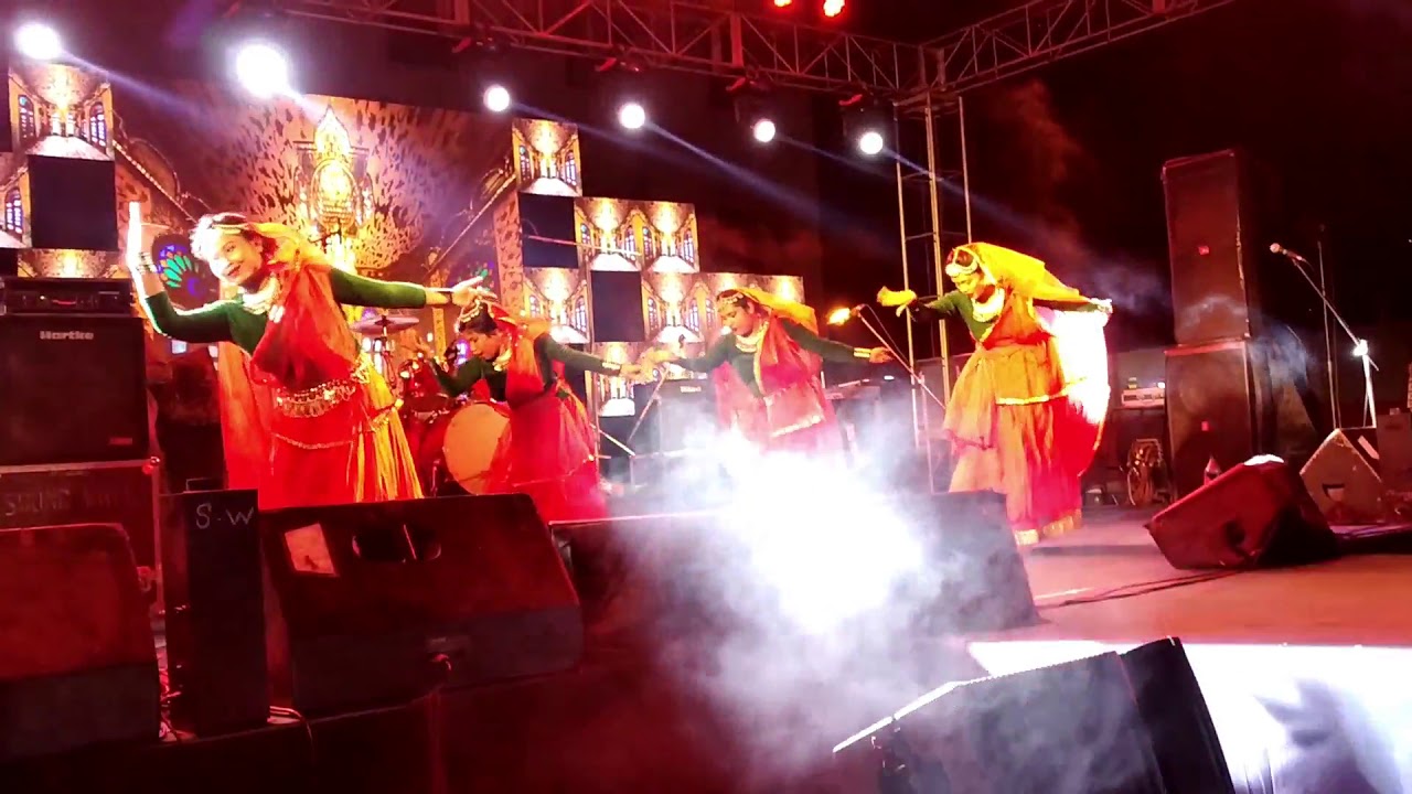 RCCIIT Regalia 2k19 footloose dance performance - YouTube