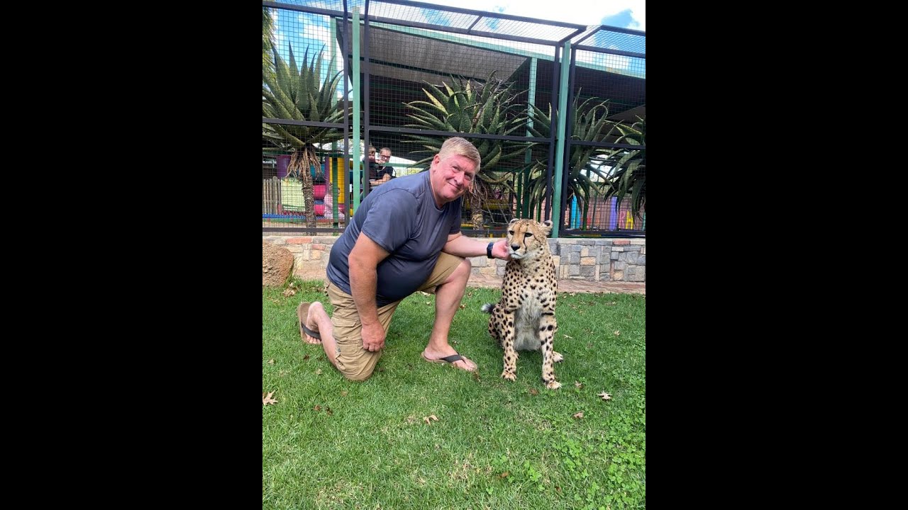 Tarker and the Lory Park Zoo - YouTube