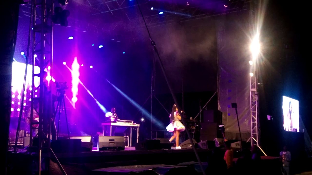 Simmy - Umahlalela live PMB Royal Show Grounds - YouTube