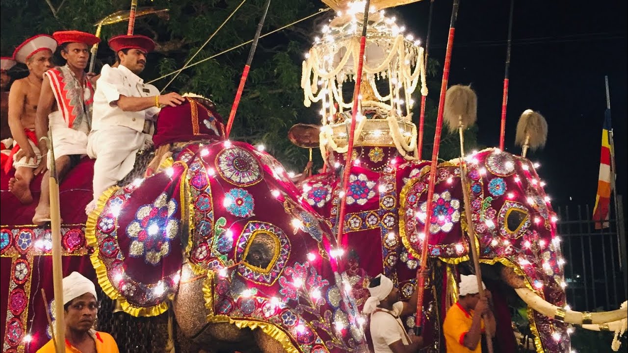 2022 මහනුවර ශ්‍රී දළදා මාලිගාවේ වෙසක් මහා ඇසල පෙරහැර -Kandy vesak ...