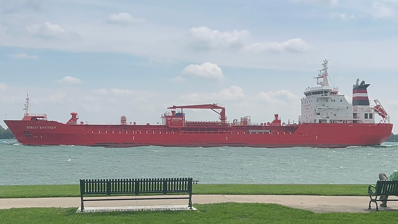 Saltwater Tanker Birgit Knutsen (ALGOLUNA) On My Mom’s Birthday - YouTube