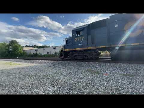 The helicopter express/CSX L134 Heads to ACCA yard - YouTube