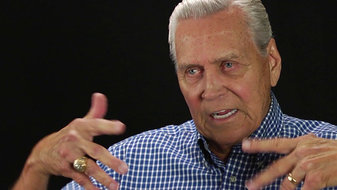 Cliff Hagan From the Rafters of Rupp - YouTube