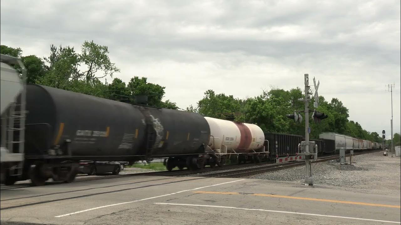 NORFOLK SOUTHERN EMD SD70ACC Northbound Mix Freight - YouTube