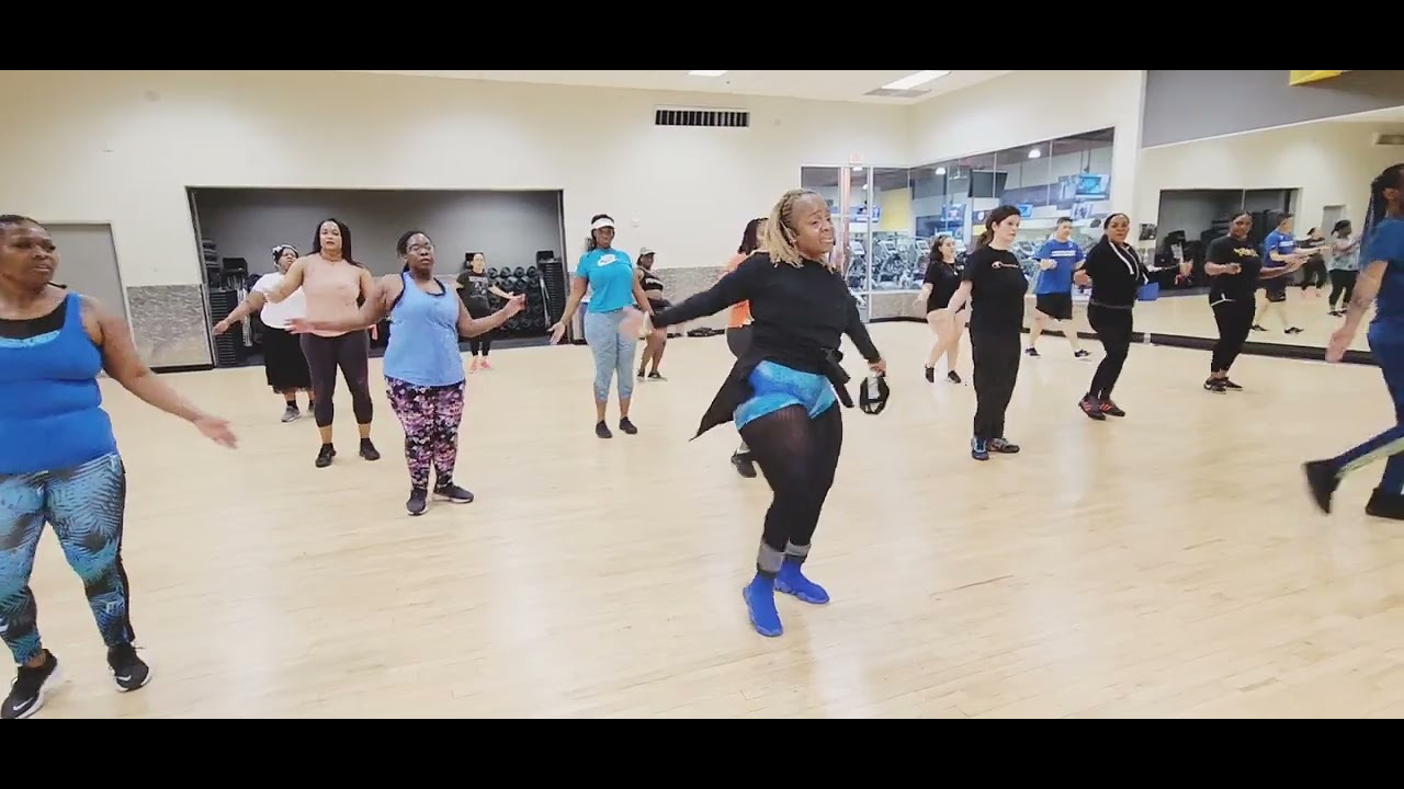 Go DJ | Lil Wayne | Laweziana Dance Fitness - YouTube