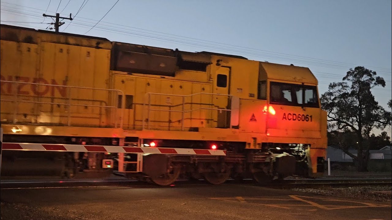 5MP1 Aurizon Superfreighter (ACDx2, CM), Melbourne to Perth, 2100, 5/12 ...