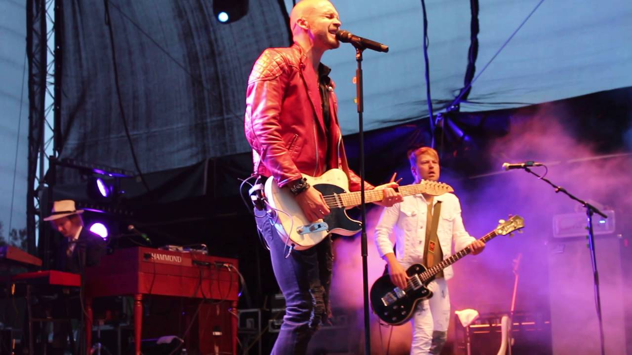 Juha Tapio - Kaksi puuta @ Kemijärven yöttömät yöt 8.7.2016 - YouTube