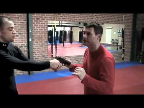 Krav Maga gun disarm KRAV MAGA desarme pistola - YouTube
