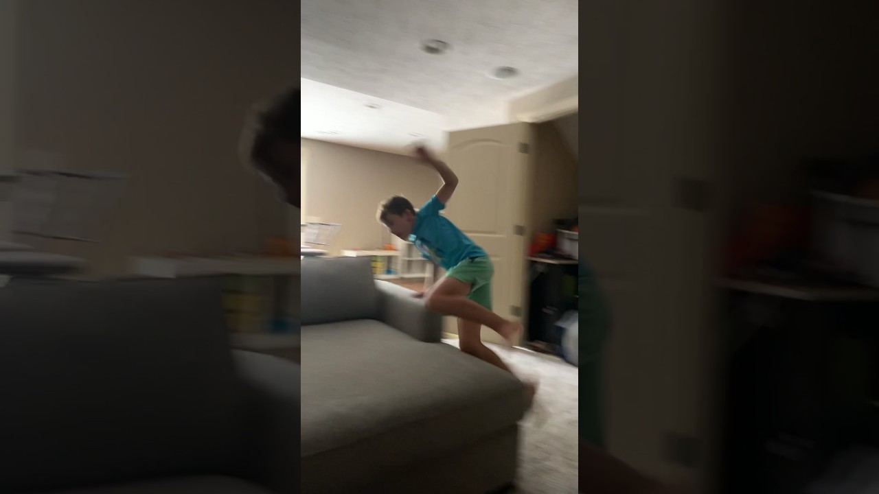 When you need to pee during a video game - YouTube