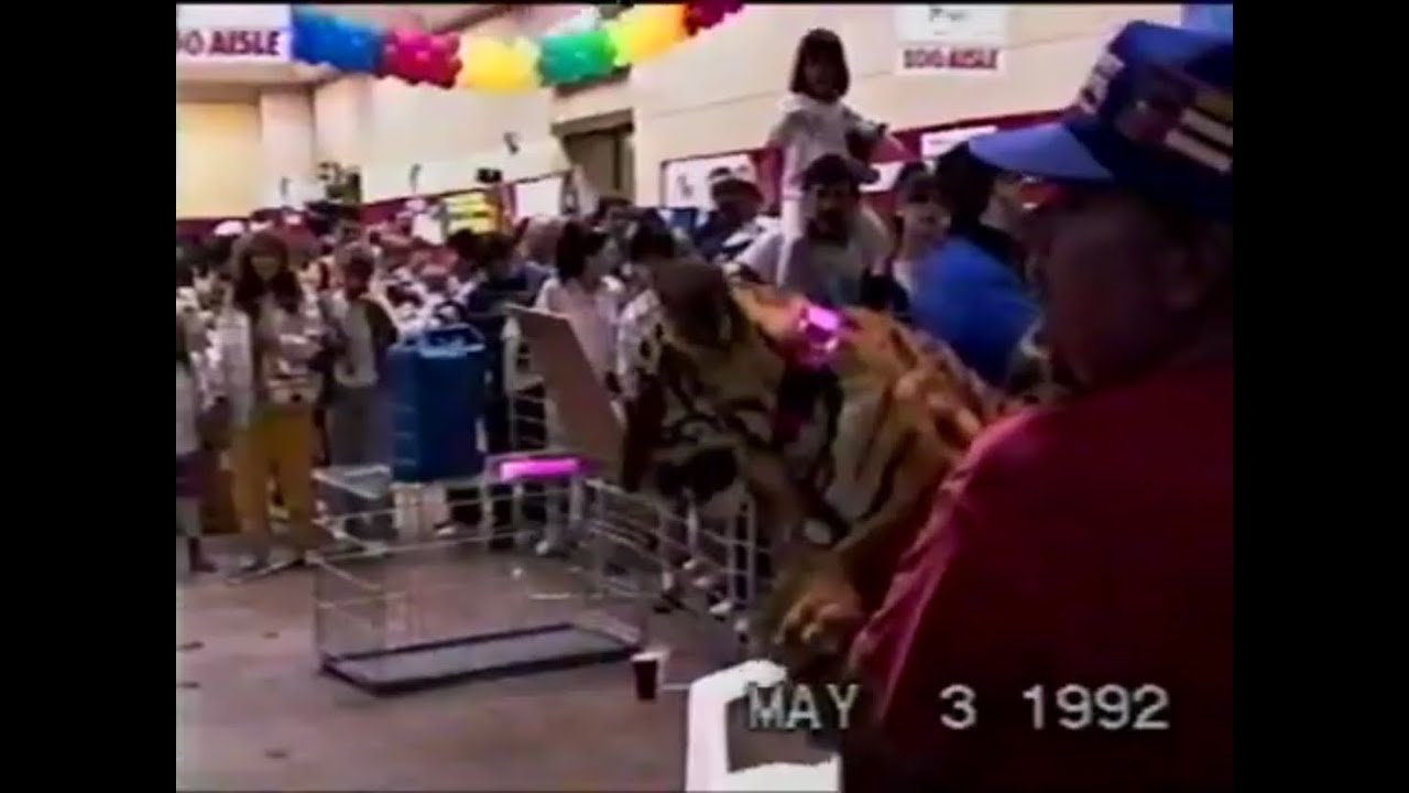 Found Footage - Family Home Video 1992 - YouTube