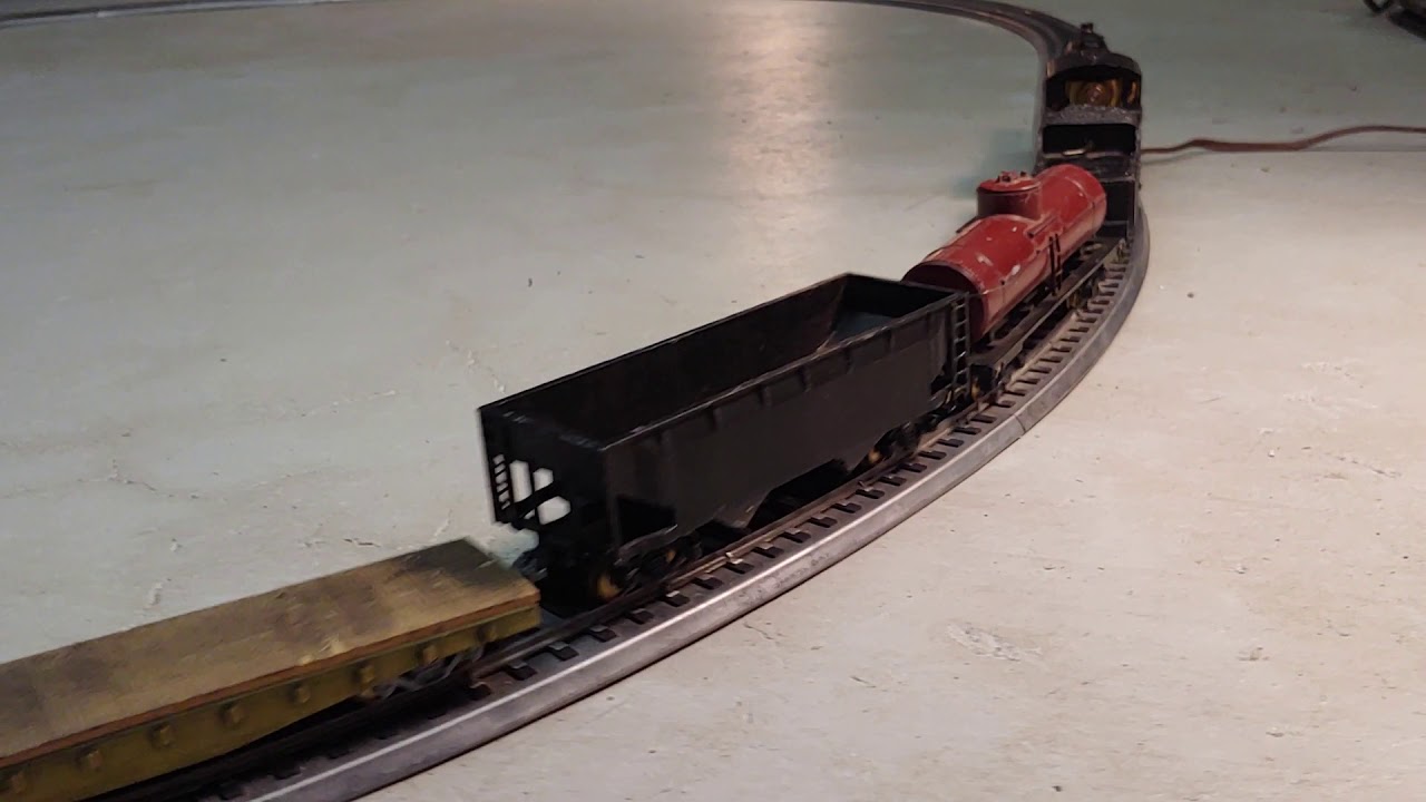 Scalecraft electric toy steam train OO gauge 1937 - YouTube