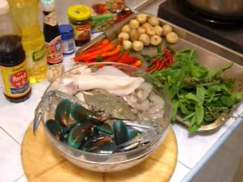 pad ka pao recipe (pt1) | thai food - YouTube