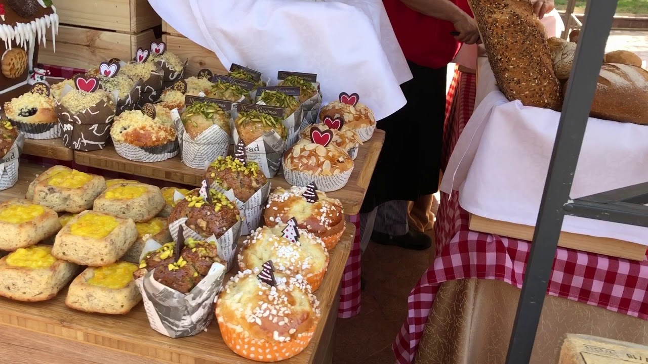 Bakery display - YouTube