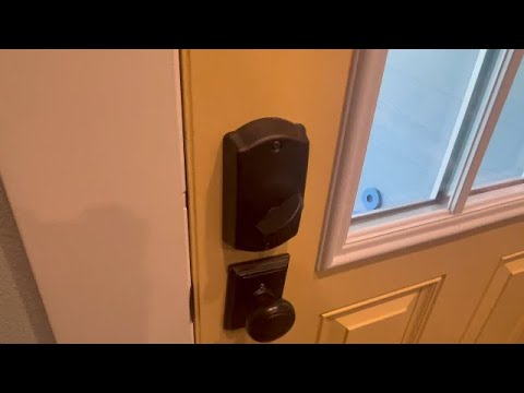 Up close in person view -- see the inside and outside lock -- Schlage ...