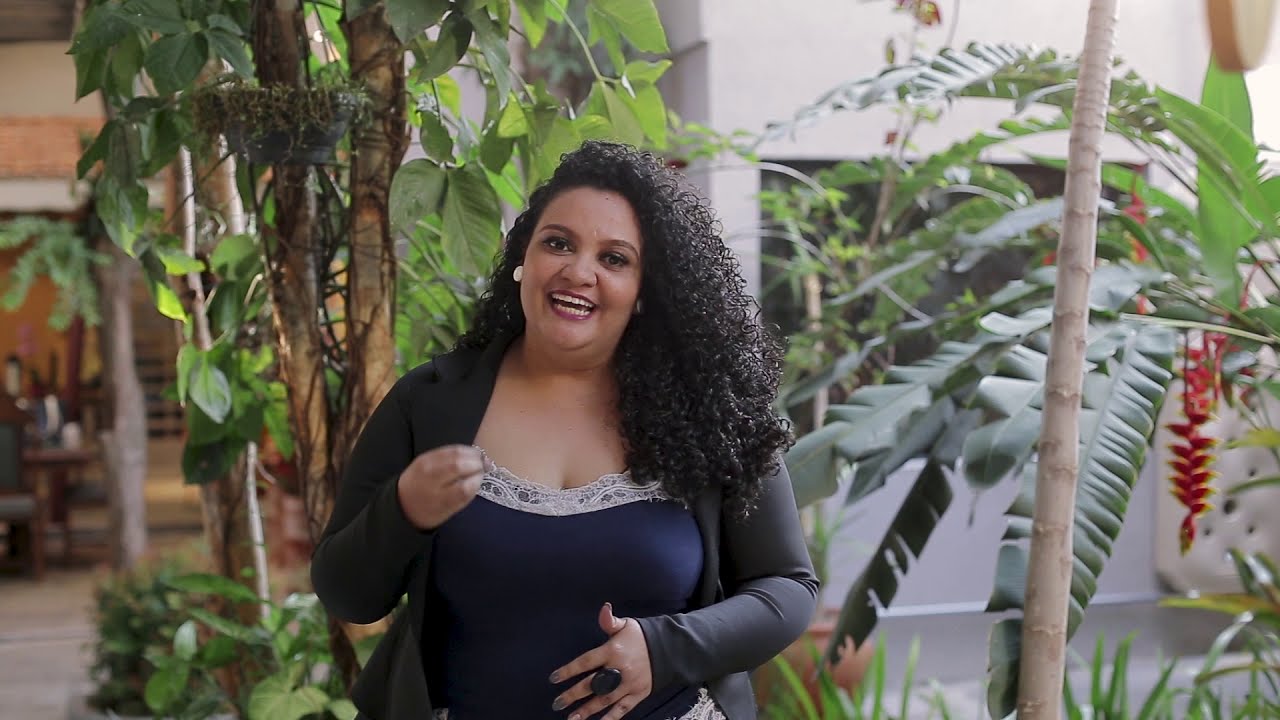 Apresentação | Celebrante Mariana M - YouTube