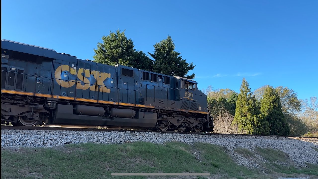 Very long CSX train that is going fast at first but then stops for some reason - YouTube