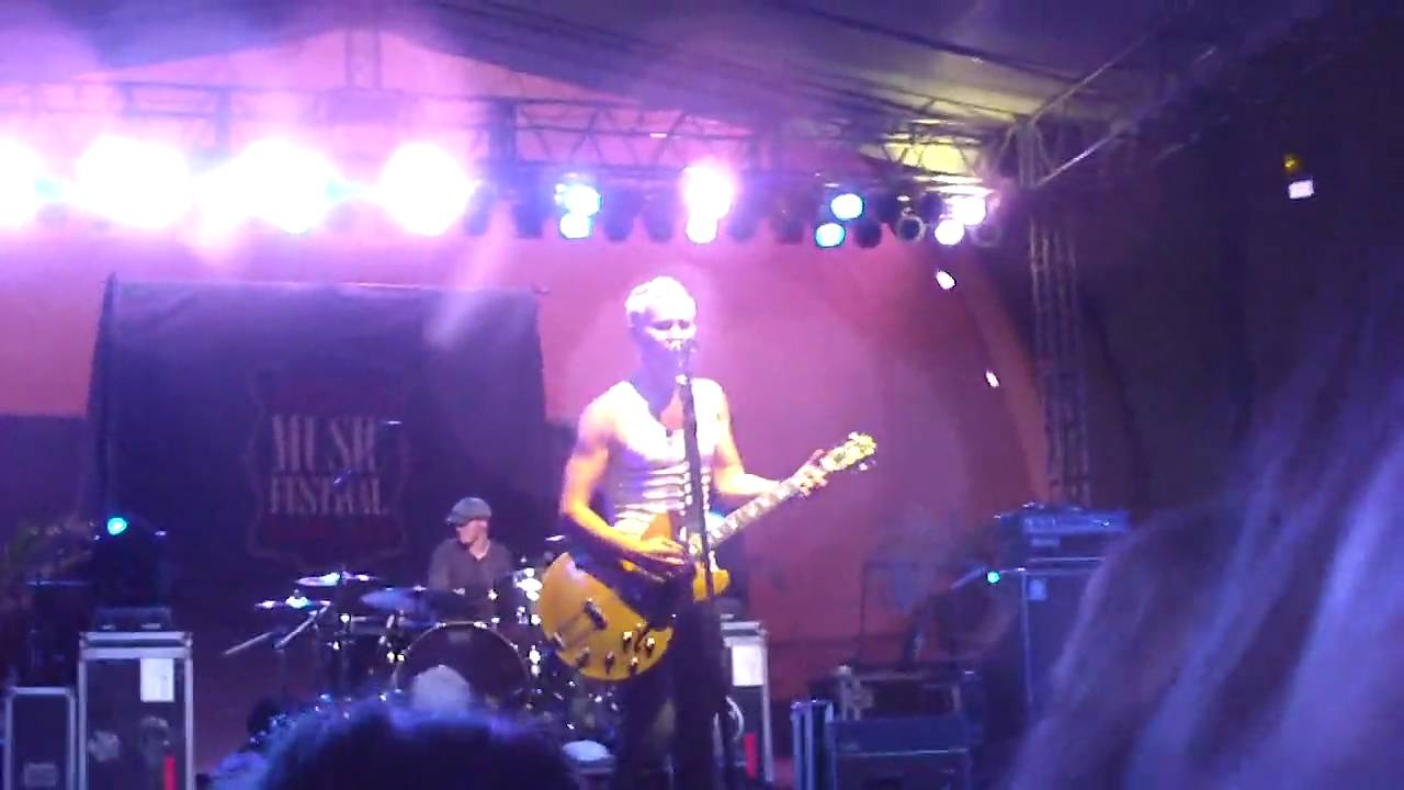 Blind by Lifehouse live in Daytona Beach - YouTube